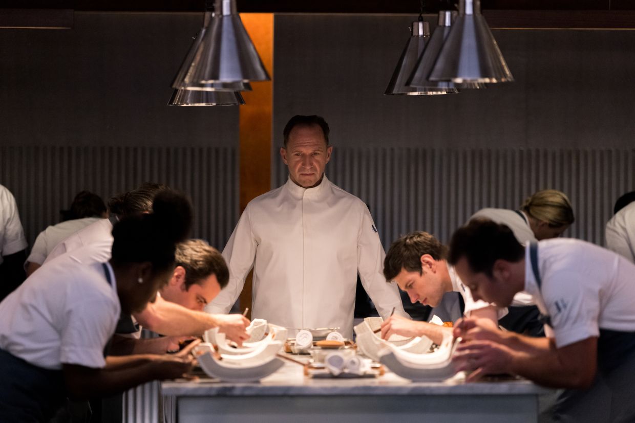 'The Menu' review: Tasty Fiennes dining in a delicious black comedy ...