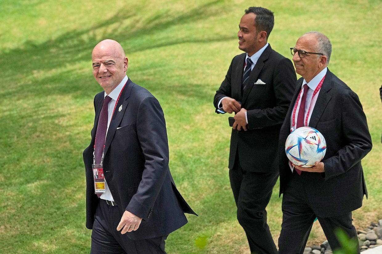 Football: FIFA boss Infantino urges World Cup ceasefire in Ukraine ...