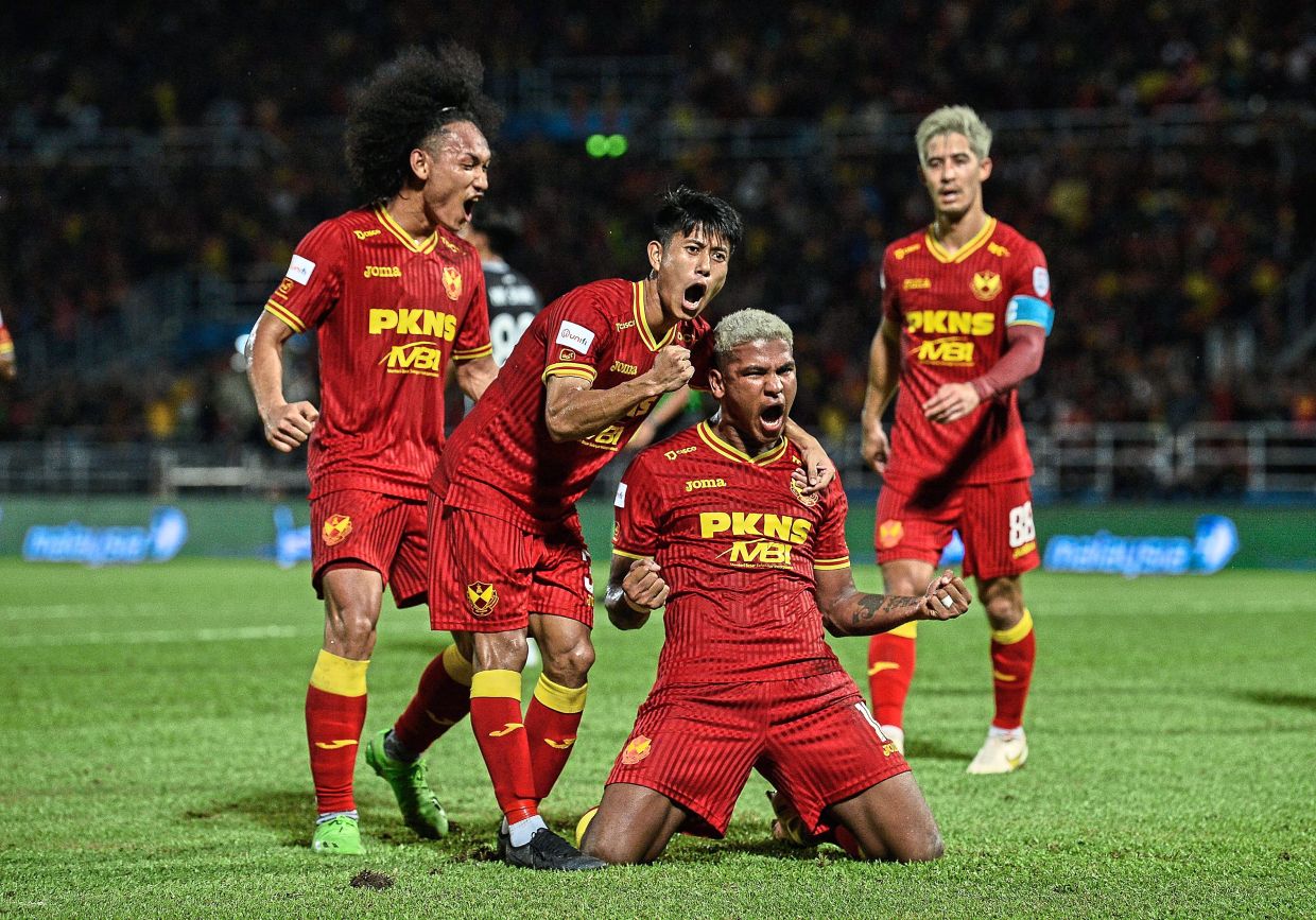 Football: Cheng Hoe remains cautious despite a three-goal cushion | The ...