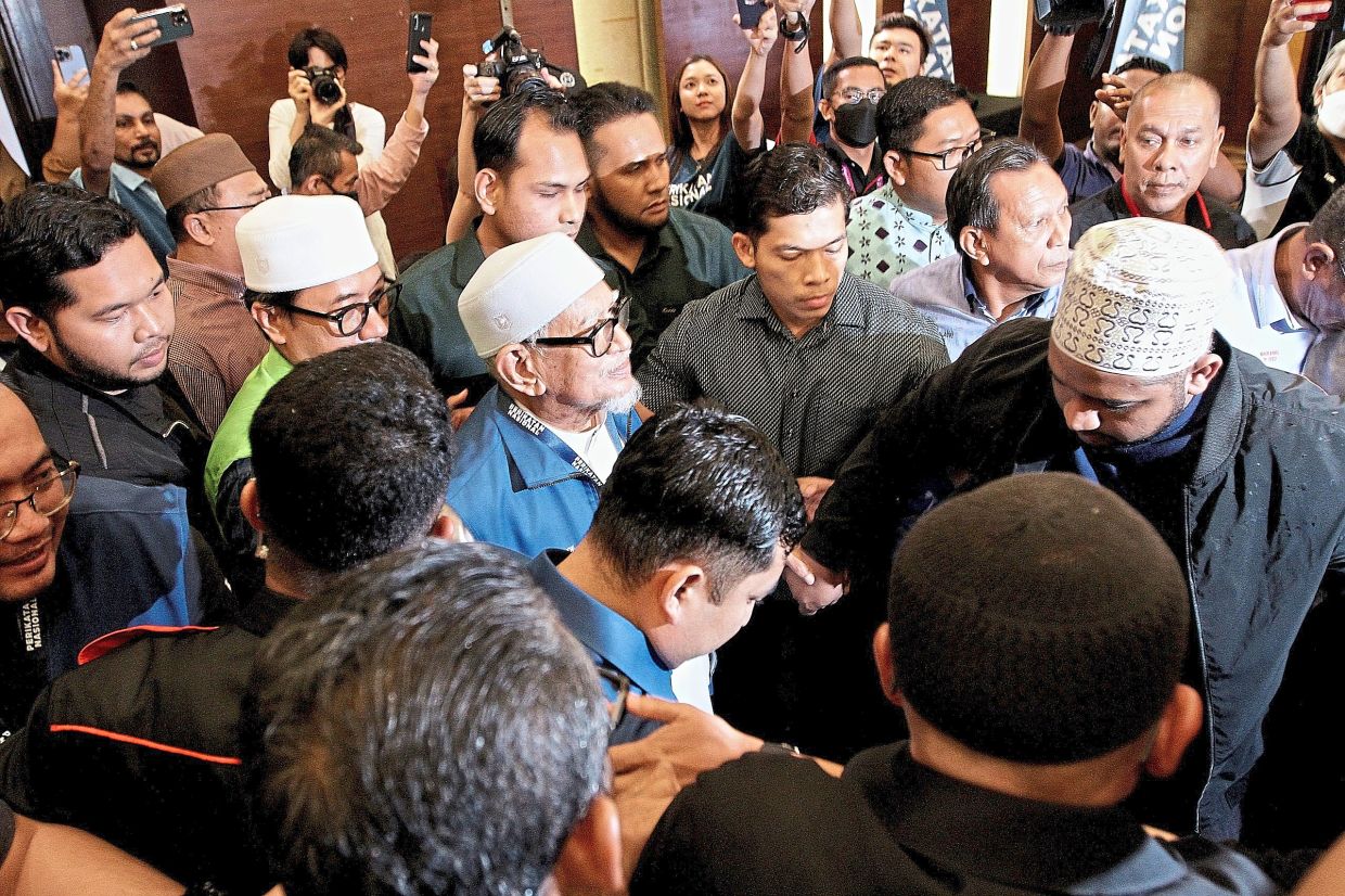 PAS makes clean sweep in Kelantan and Terengganu | The Star