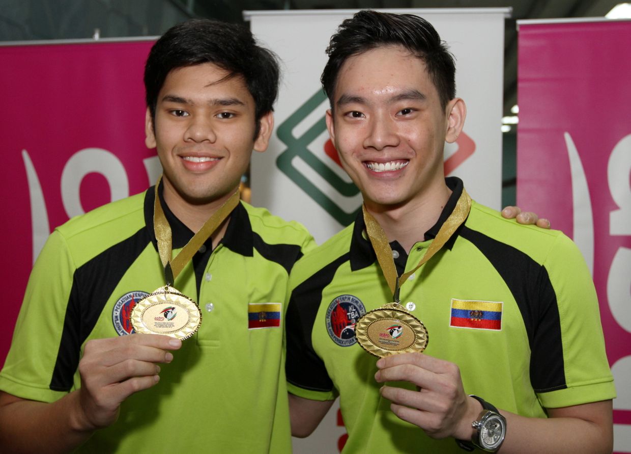 Bowling: May the ‘best friend’ win as Rafiq and Timmy collide in ...