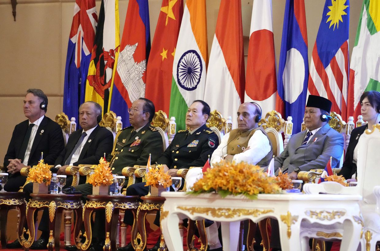 Asean-Plus defence ministers gather in Cambodia to discuss solutions to ...