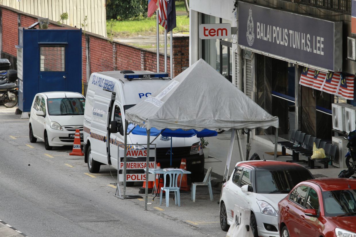 Photo gallery: Police roadblocks being set up nationwide | The Star