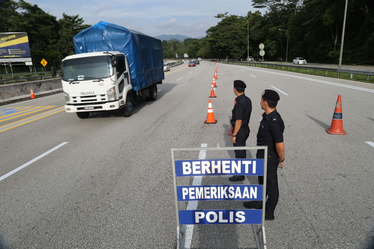 Photo gallery: Police roadblocks being set up nationwide | The Star