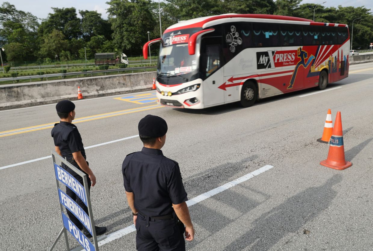 Photo gallery: Police roadblocks being set up nationwide | The Star