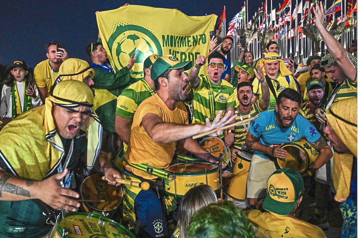 Football: Brazil players getting ready to display dance moves | The Star