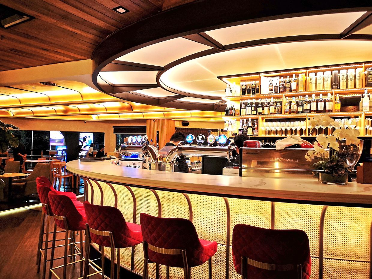 Chic cocktails and comfy vibe | The Star