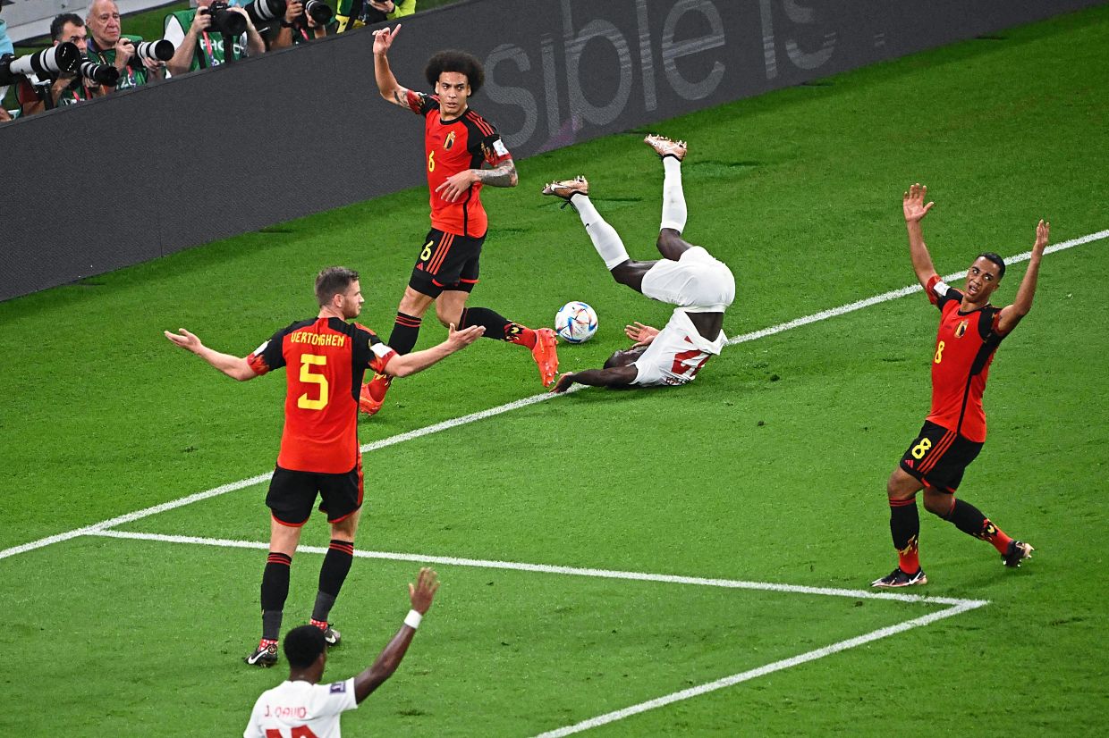 Football: Fading Golden Gen | The Star