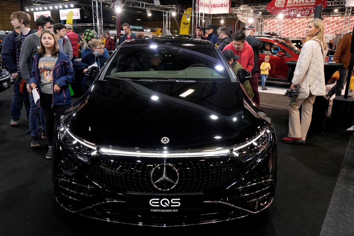 Mercedes unveils US$1,200 annual subscription to make its cars go ...