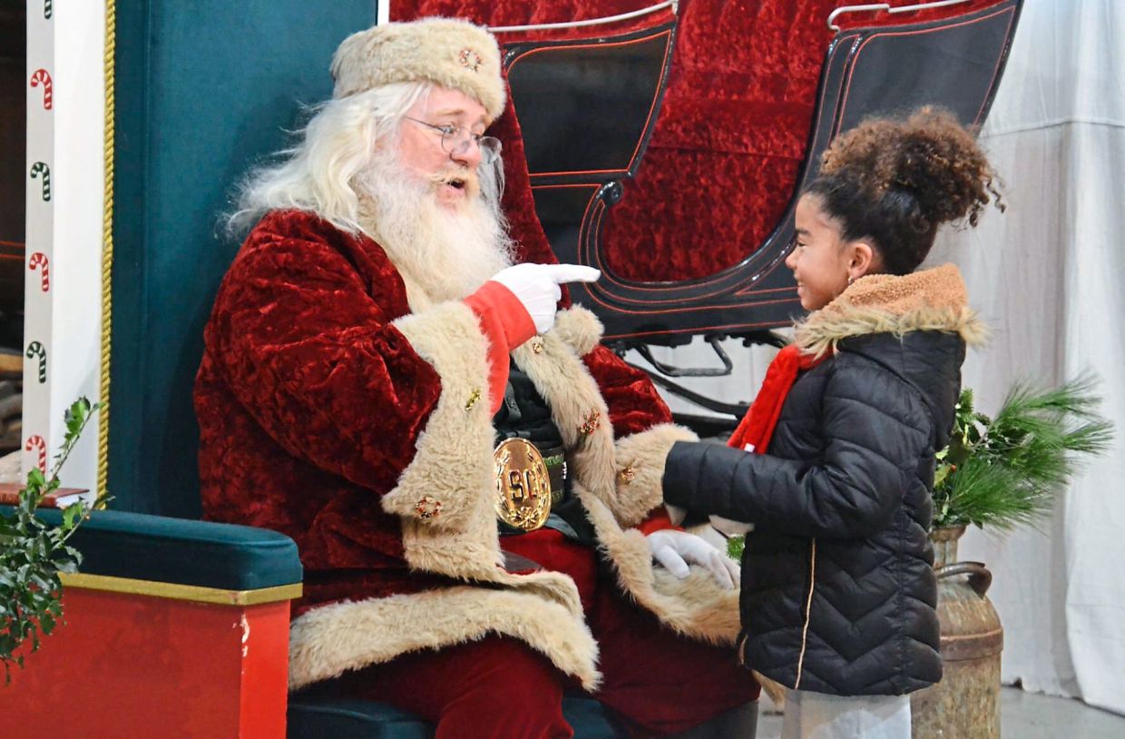 Santa's back in town, pre-pandemic style | The Star