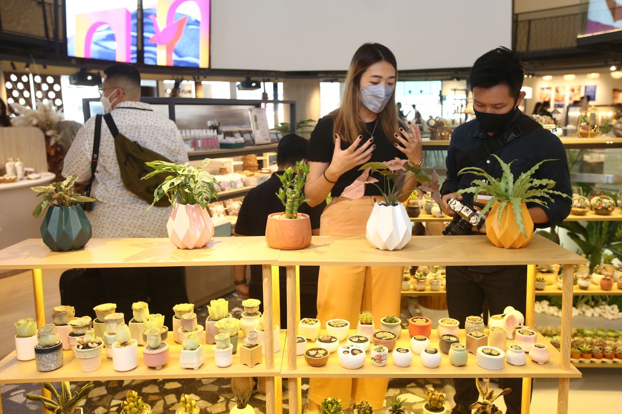 Sneak preview of mega bookstore Eslite Spectrum KL, which opens on Dec ...