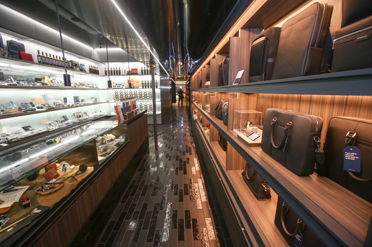 Sneak preview of mega bookstore Eslite Spectrum KL, which opens on Dec ...