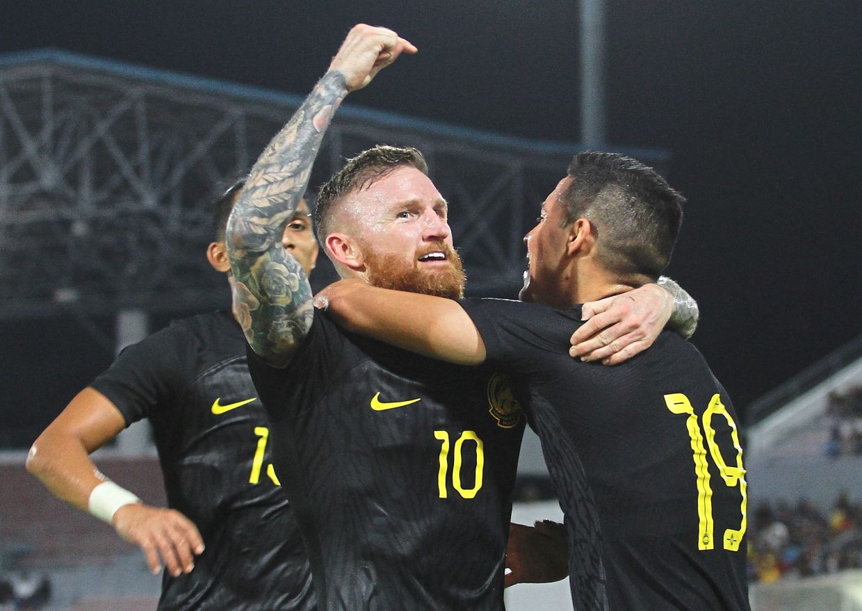 Football: Lee tucks nicely into the team with two-goal show | The Star