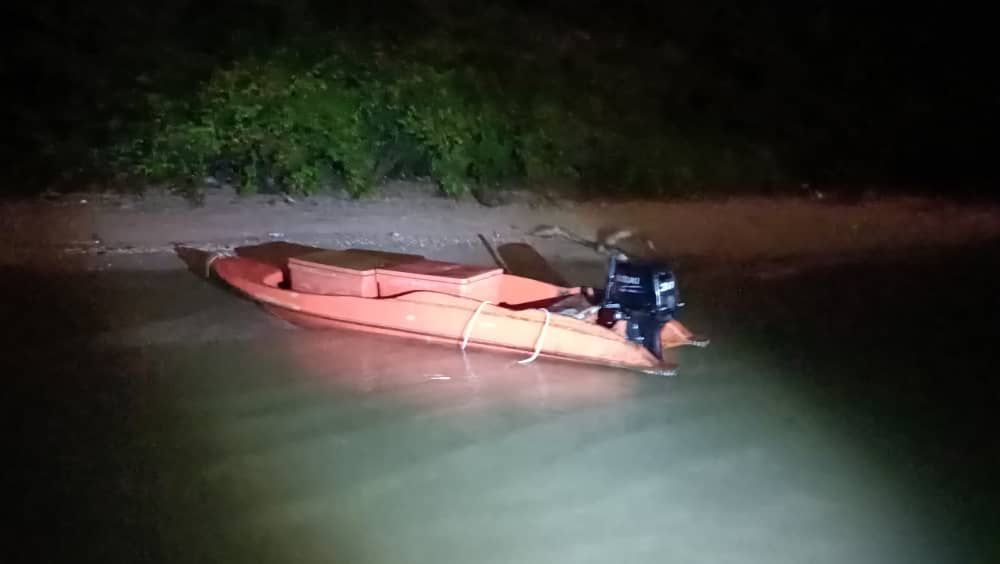 Fish bombing suspects jump overboard to evade MMEA capture | The Star