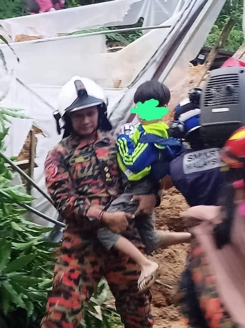 Batang Kali landslide: Picture gallery | The Star