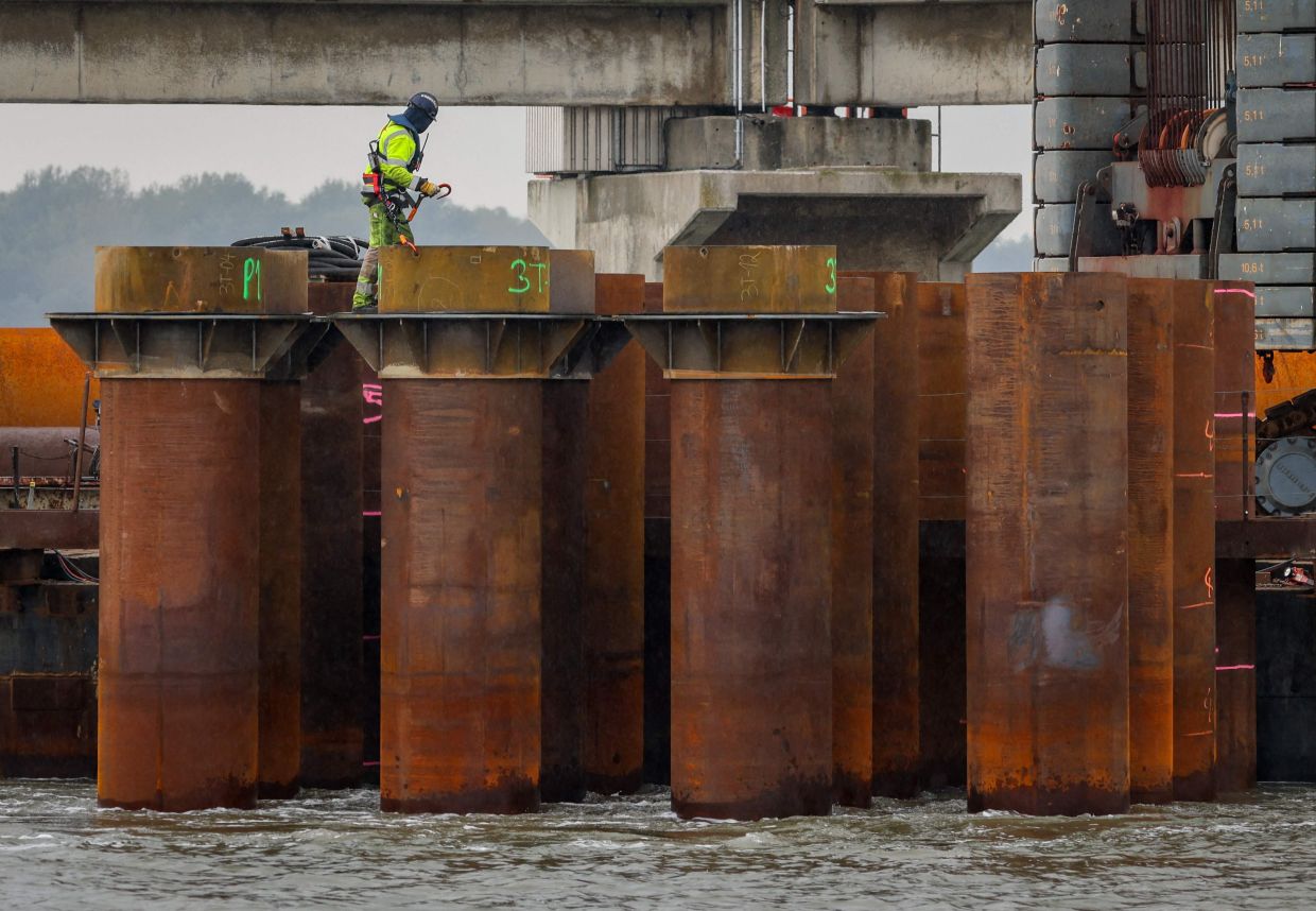 Germany’s Scholz opens floating terminal for LNG | The Star