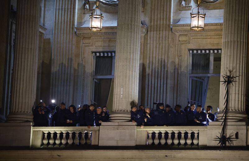 Football: France's defeated World Cup soccer heroes return to acclaim ...