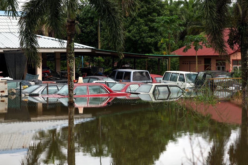 Floods: Over 66,000 still seeking shelter at relief centres in five ...