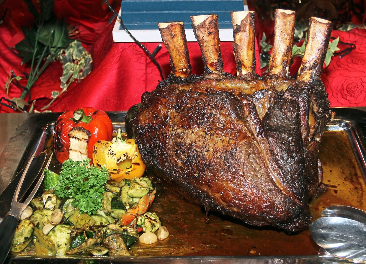Tantalising Christmas buffet that hits all the right notes | The Star