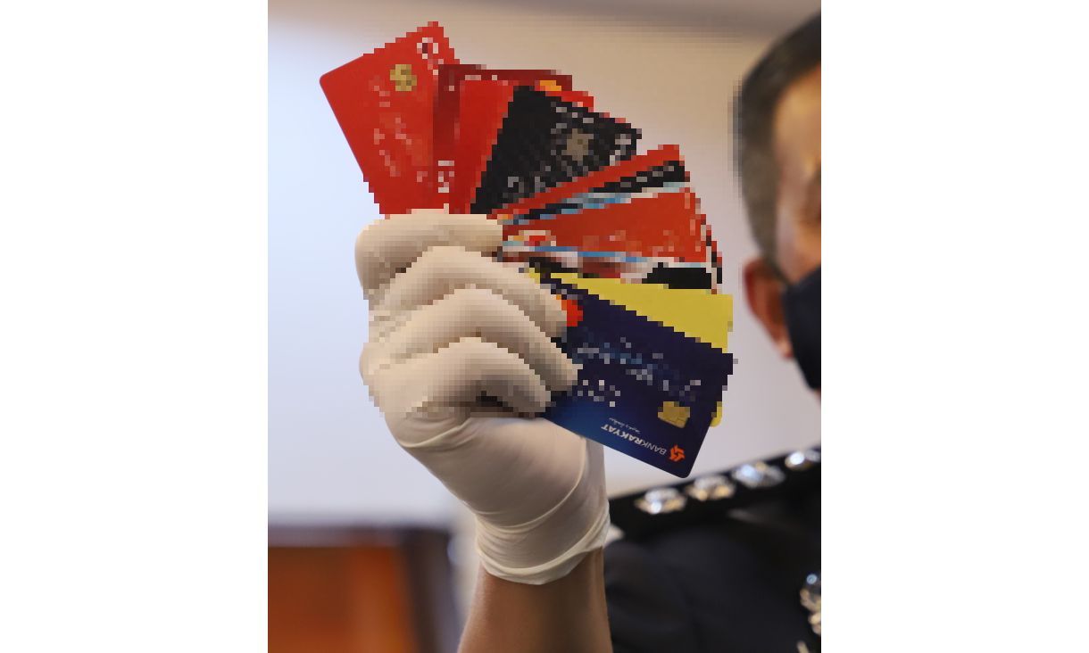 Quickcheck: Did police bust a syndicate buying mule bank accounts ...