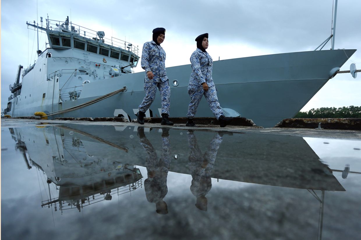 Navy probing collision incident during Fleet Open Day | The Star