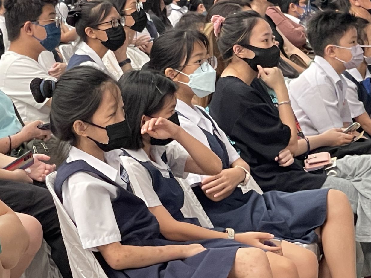 Sombre affair at SJKC Mun Choong in memory of Batang Kali landslide victims | The Star