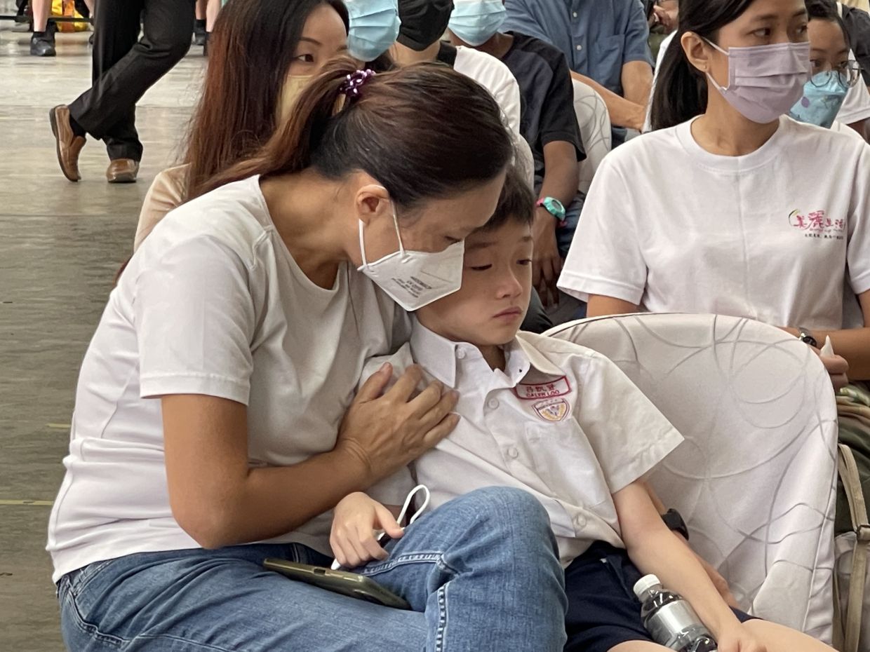 Sombre affair at SJKC Mun Choong in memory of Batang Kali landslide victims | The Star