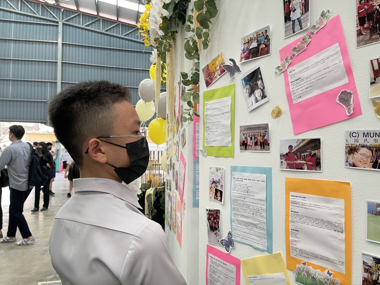 Sombre affair at SJKC Mun Choong in memory of Batang Kali landslide ...