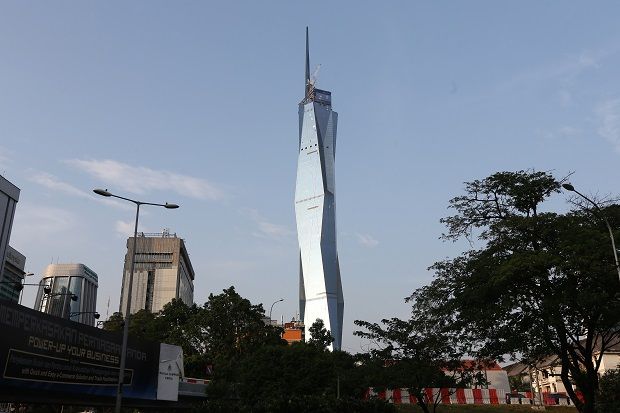 'I lay naked to cool down': Daredevil details Merdeka 118 climb on Twitter | The Star