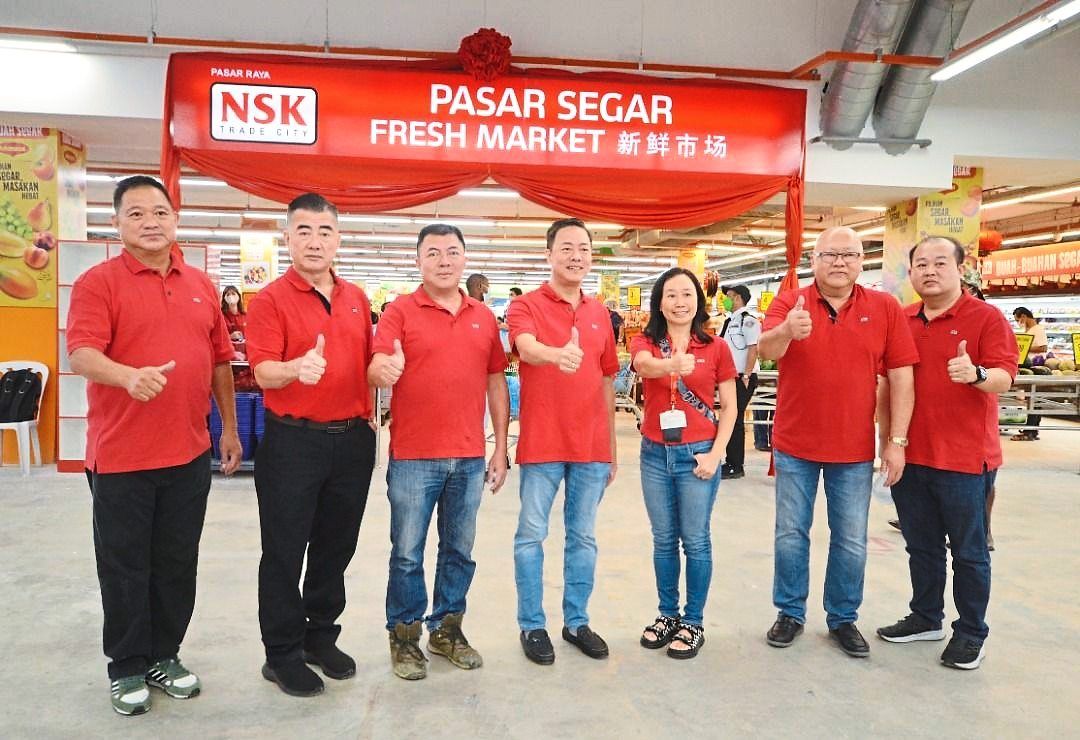Hypermarket opens in USJ | The Star