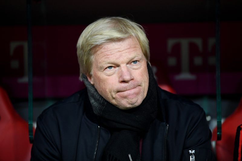 Football: Soccer-Bayern's Kahn confident of club goals despite injuries ...