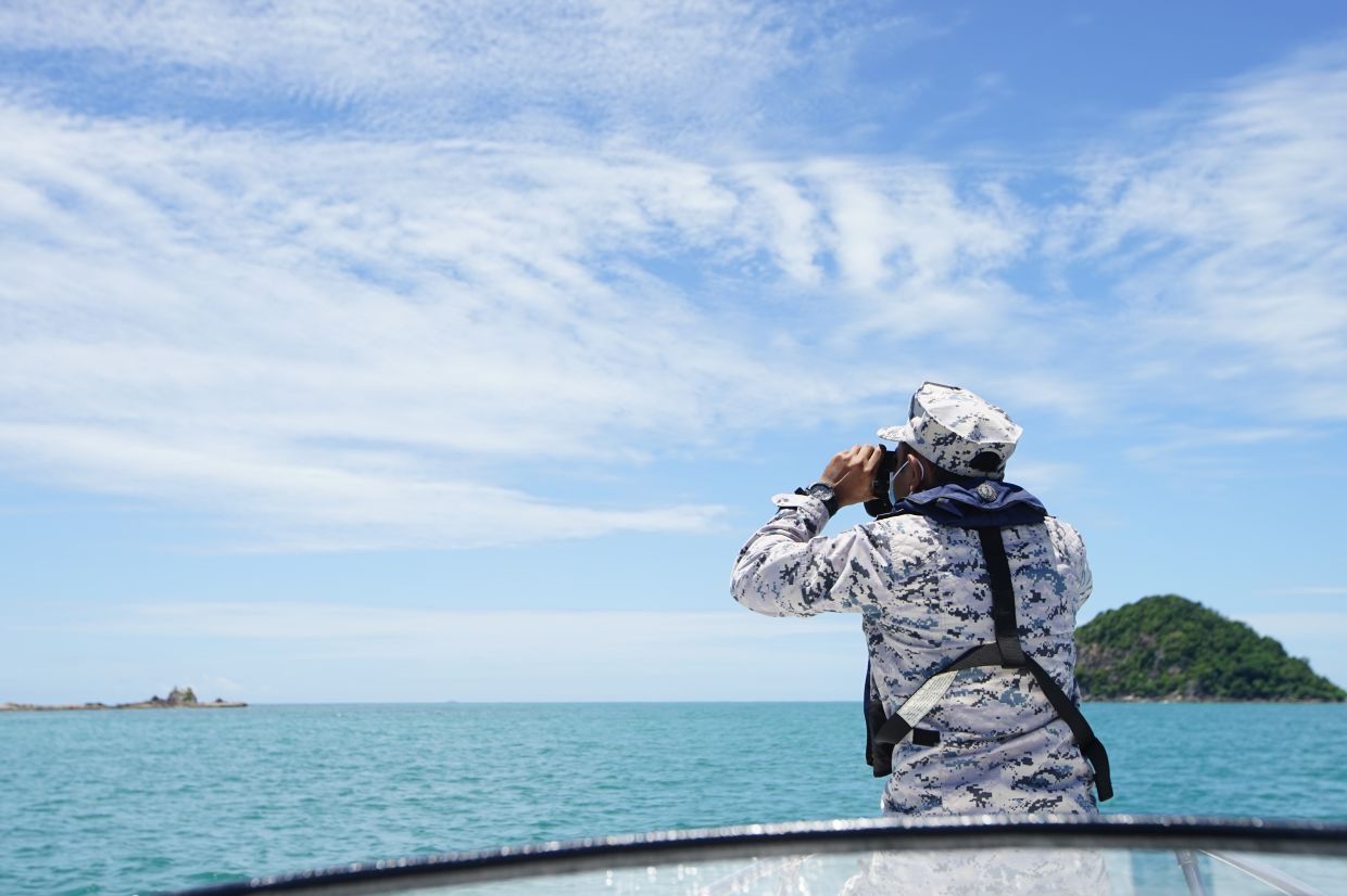 Terengganu MMEA detains seven Vietnamese men for illegal fishing in M ...