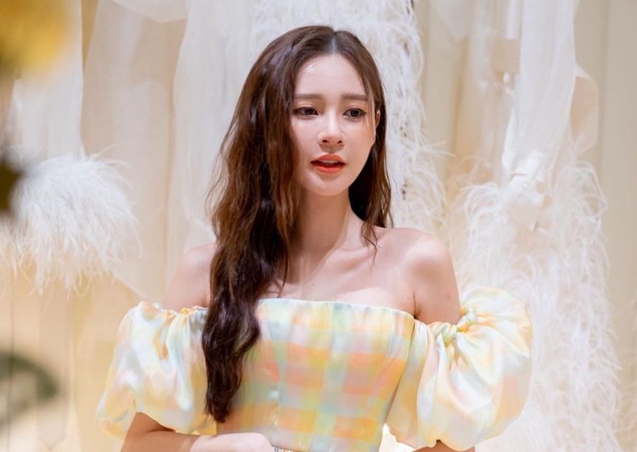 Malaysian Actress Yumi Wong Fined RM1k For Eating Durian In Hotel Room