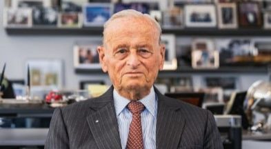 VW CEO who introduces Beetle in US dies at 96 | The Star