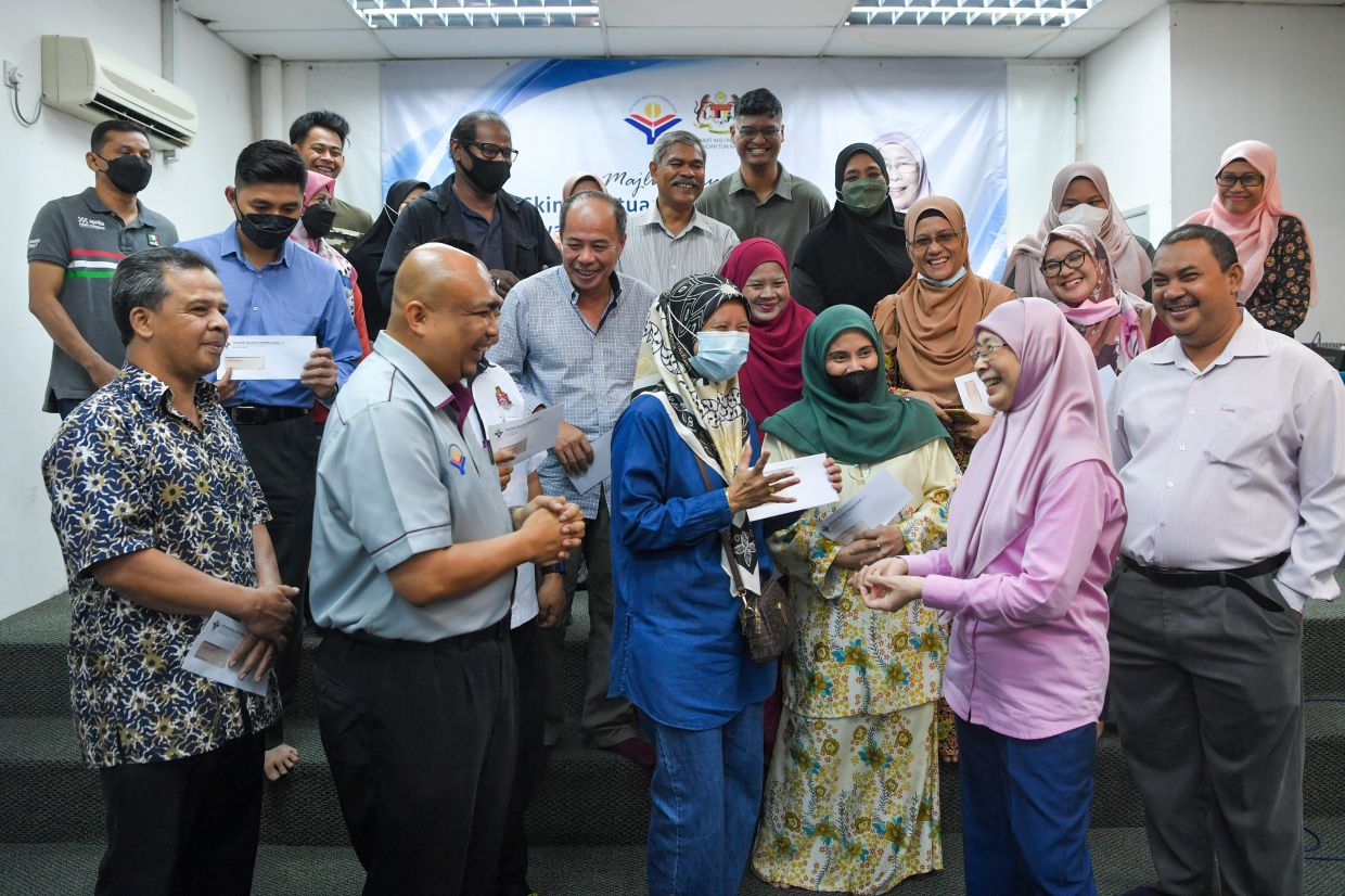 400,000 B40 students have benefitted from YWP aid schemes, says CEO ...