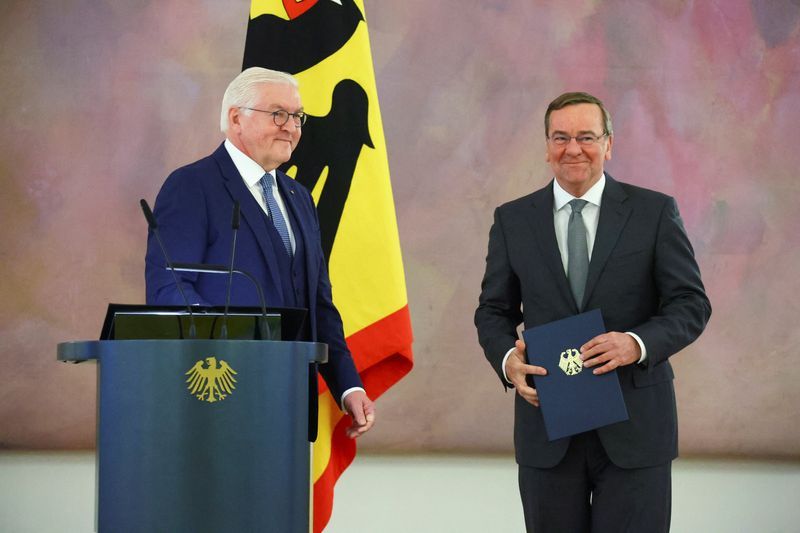 New German Defence Minister says he will strengthen army, help Ukraine ...