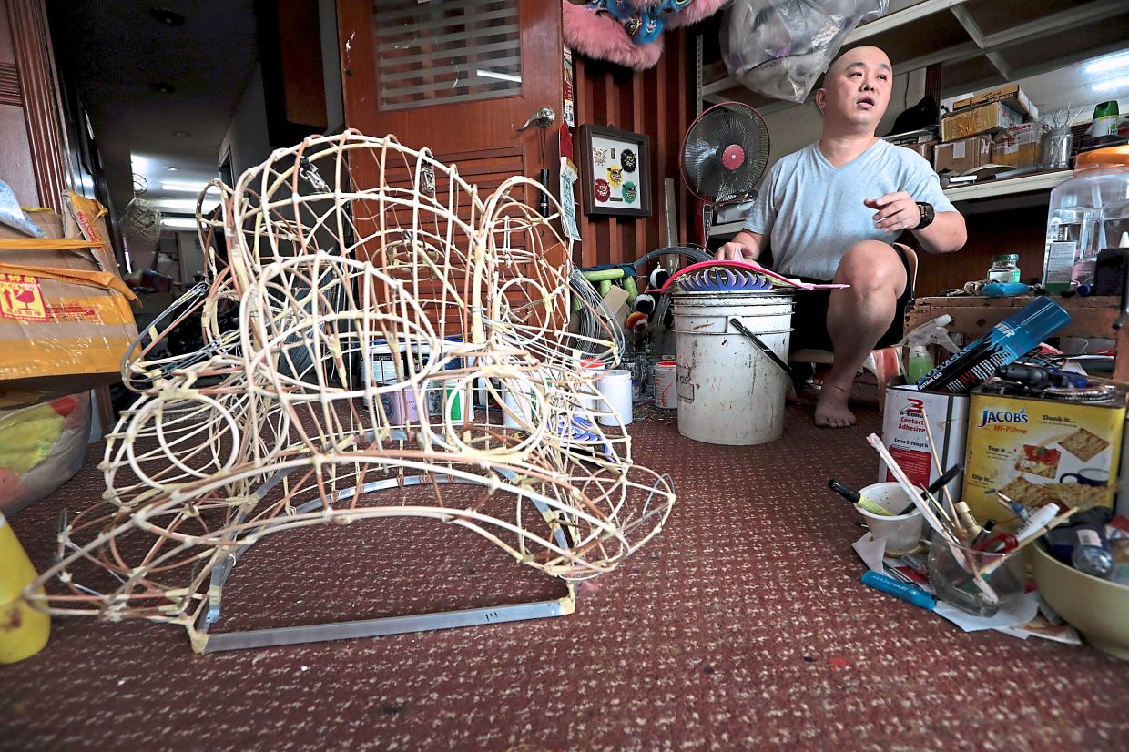 Malaysian master lion head maker has crafted 5,000 lion heads in close ...