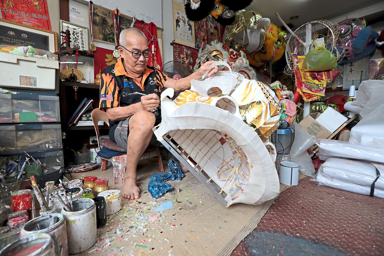Malaysian master lion head maker has crafted 5,000 lion heads in close ...