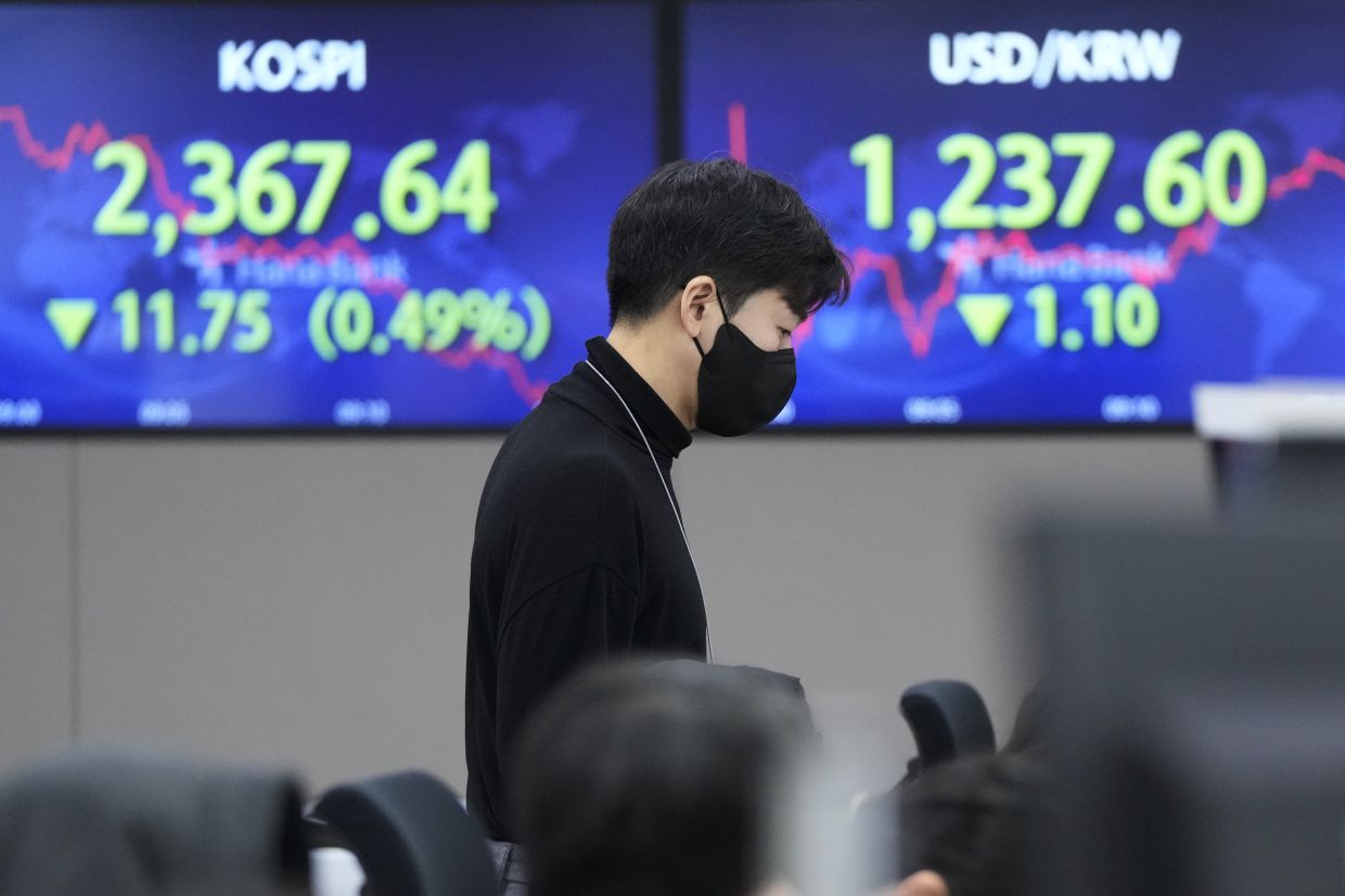 Most Asian markets up as traders weigh China hope, recession fear | The ...