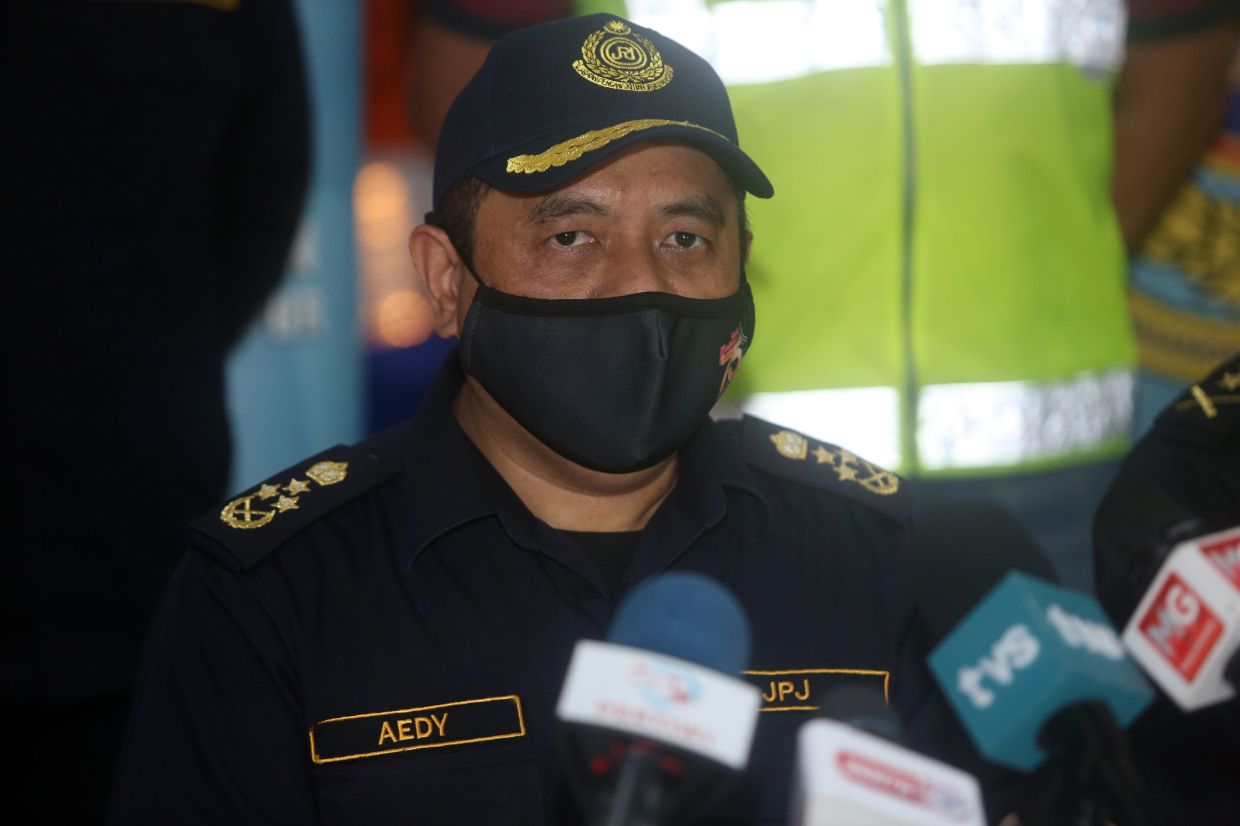 2,000 JPJ officers to be deployed at accident hotspots | The Star