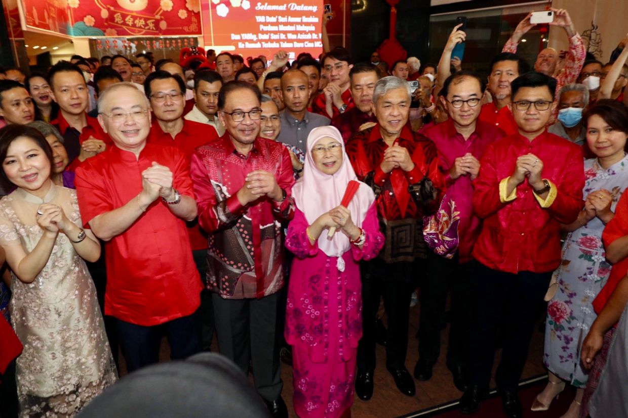 PM Anwar attends MCA Chinese New Year open house | The Star