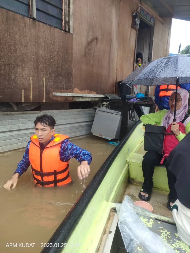 Floods: 251 people relocated to temporary shelters in three Sabah ...