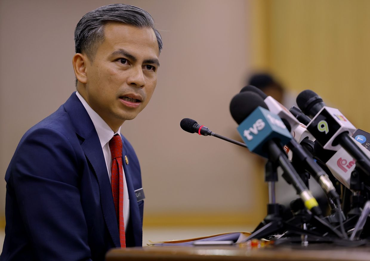 Concert organisers must consider suitable venues, says Comms Minister ...