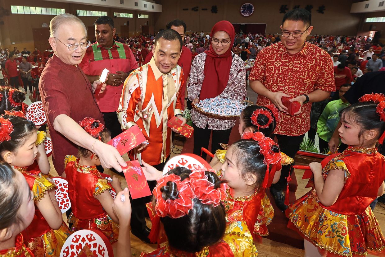 Dr Wee: Yong Peng chicken farms can meet local demand | The Star