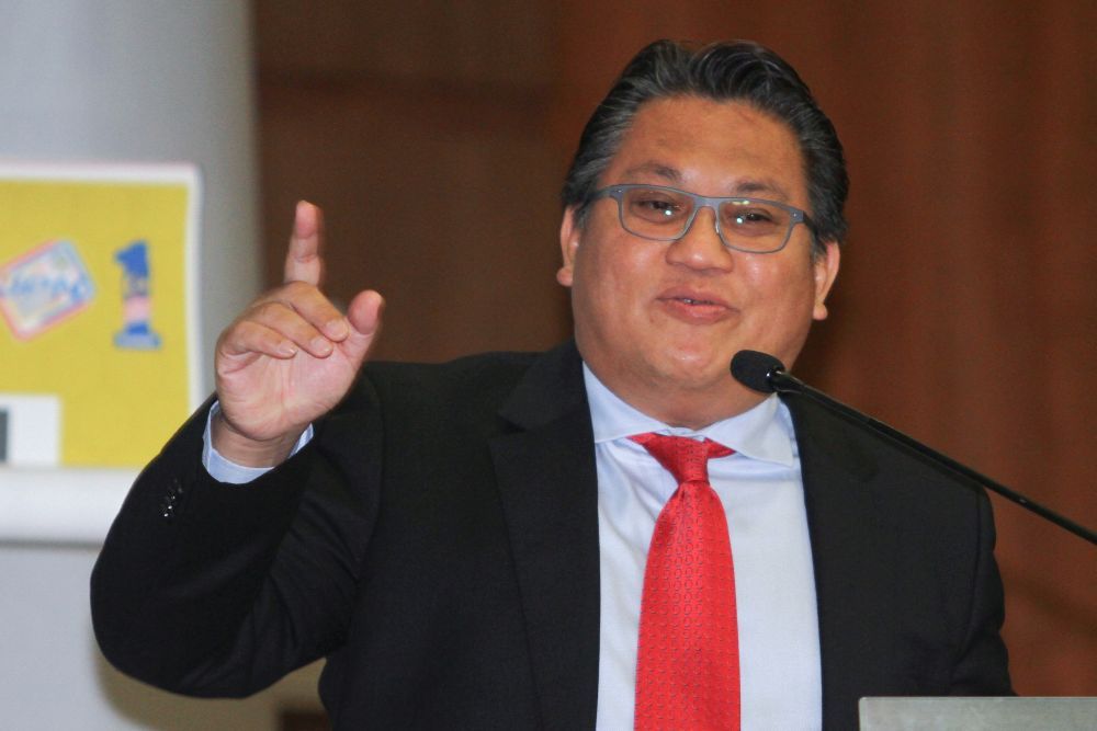 Nur Jazlan: Johor Umno leaders staying put | The Star