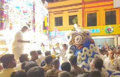 Crowd thrilled by Thaipusam chariot-lion dance procession in KL | The Star