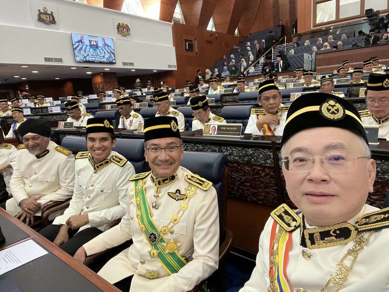 Dr Wee attends opening of second session of 15th Parliament | The Star