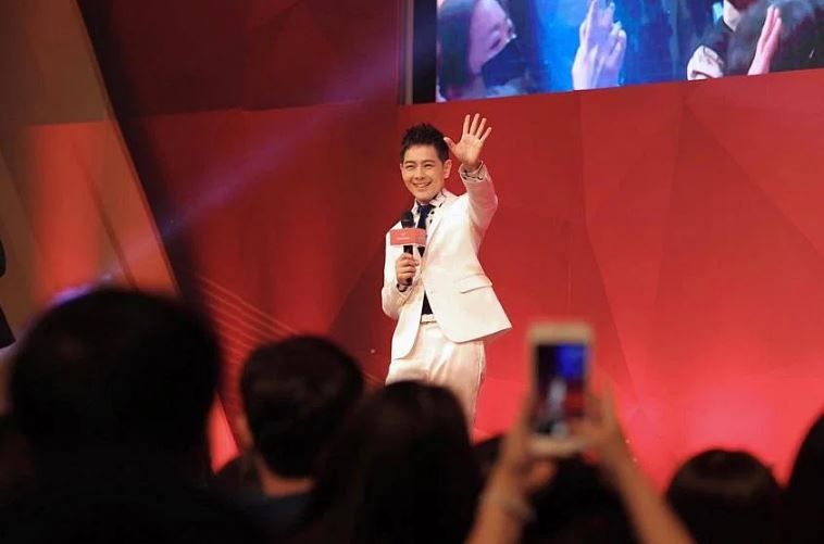 Singer Jimmy Lin attends first public event since July accident, sings ...