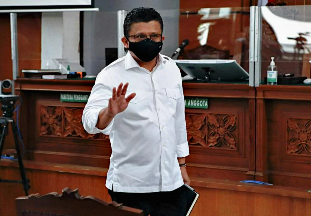 Ex-senior cop Ferdy Sambo gets death for murder of bodyguard in high ...