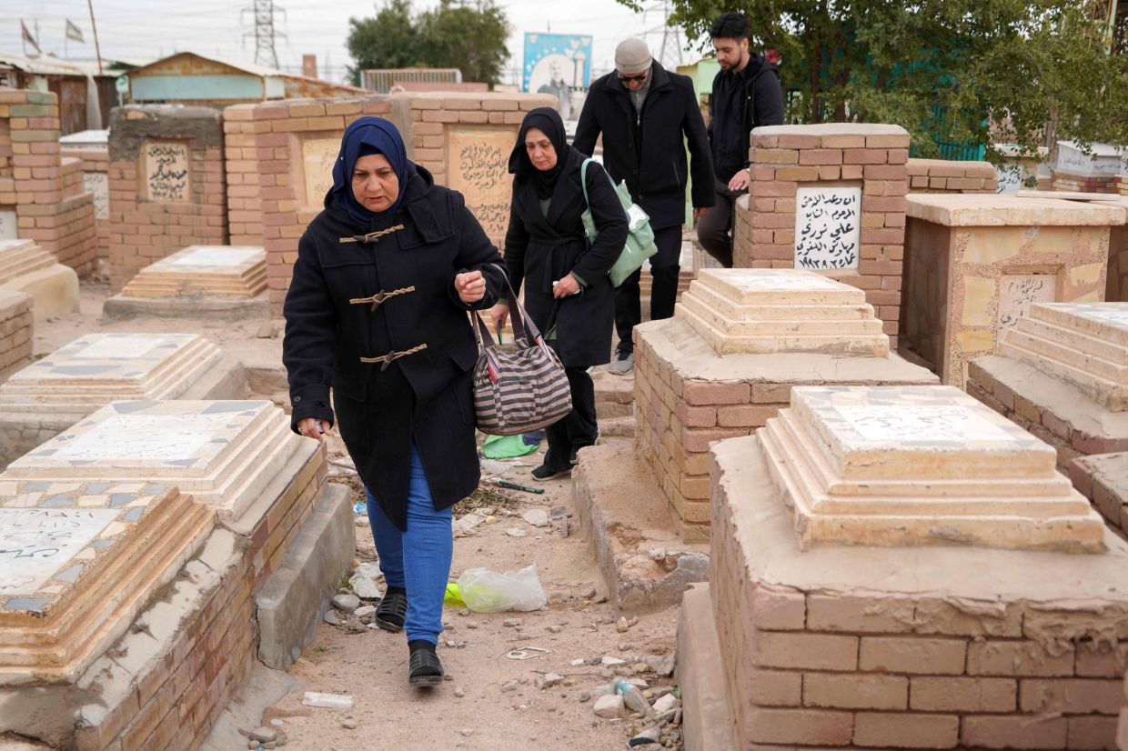 Vast cemetery in Iraq echoes 14 centuries of life and death | The Star